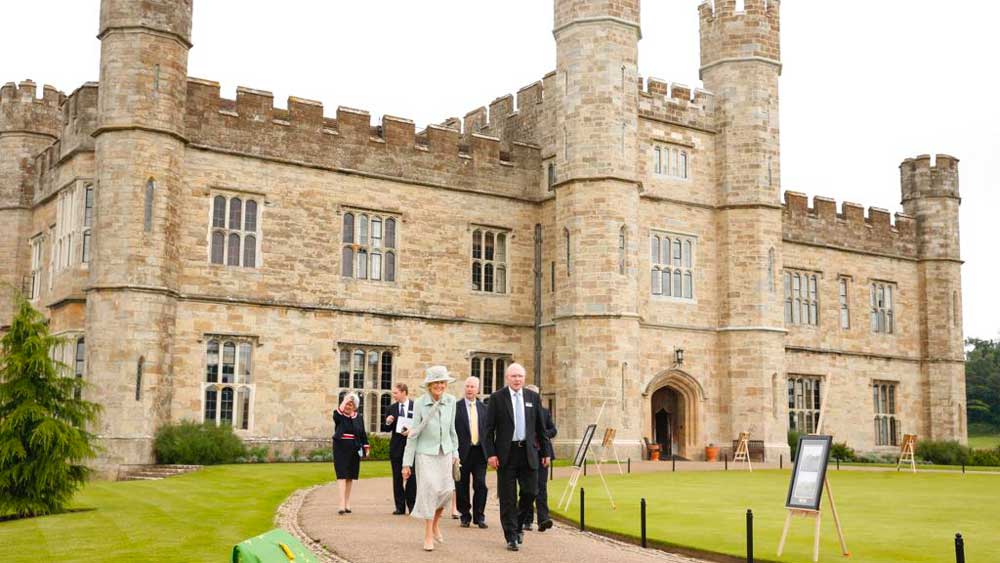 La princesse Alexandra célèbre les 900 ans du château de Leeds et se ...