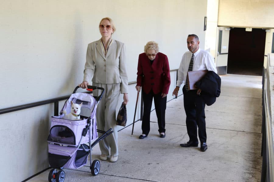 Une princesse hawaïenne de 93 ans se bat pour que sa femme gère sa ...