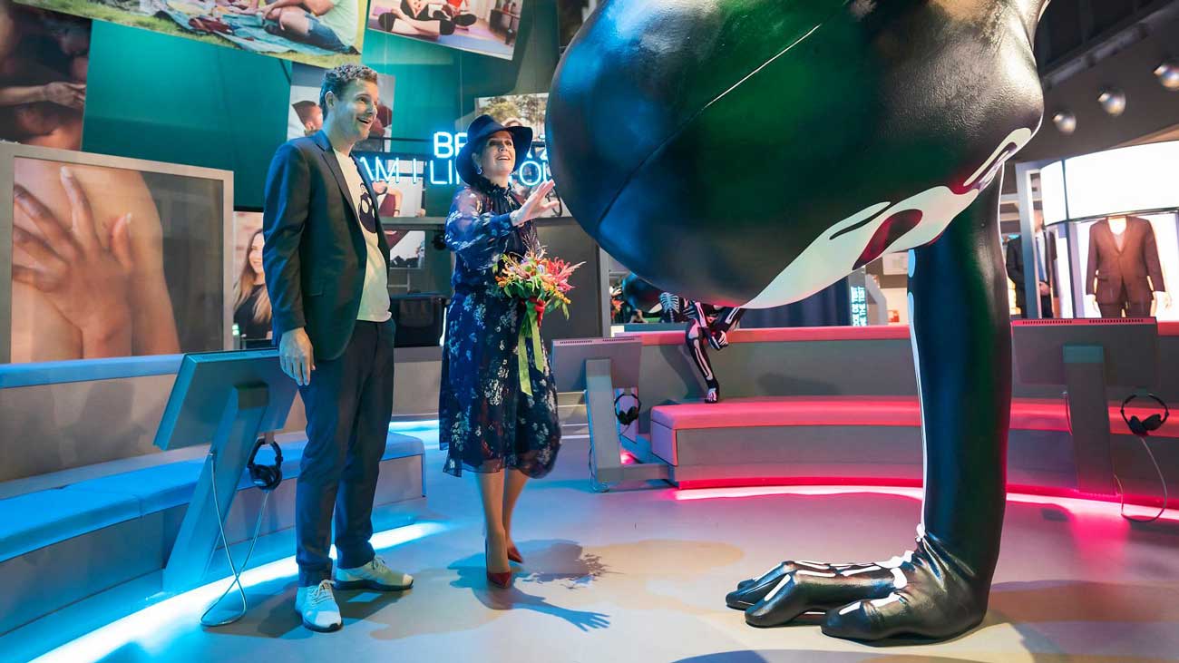 La reine Máxima inaugure l'exposition Humania au musée scientifique ...