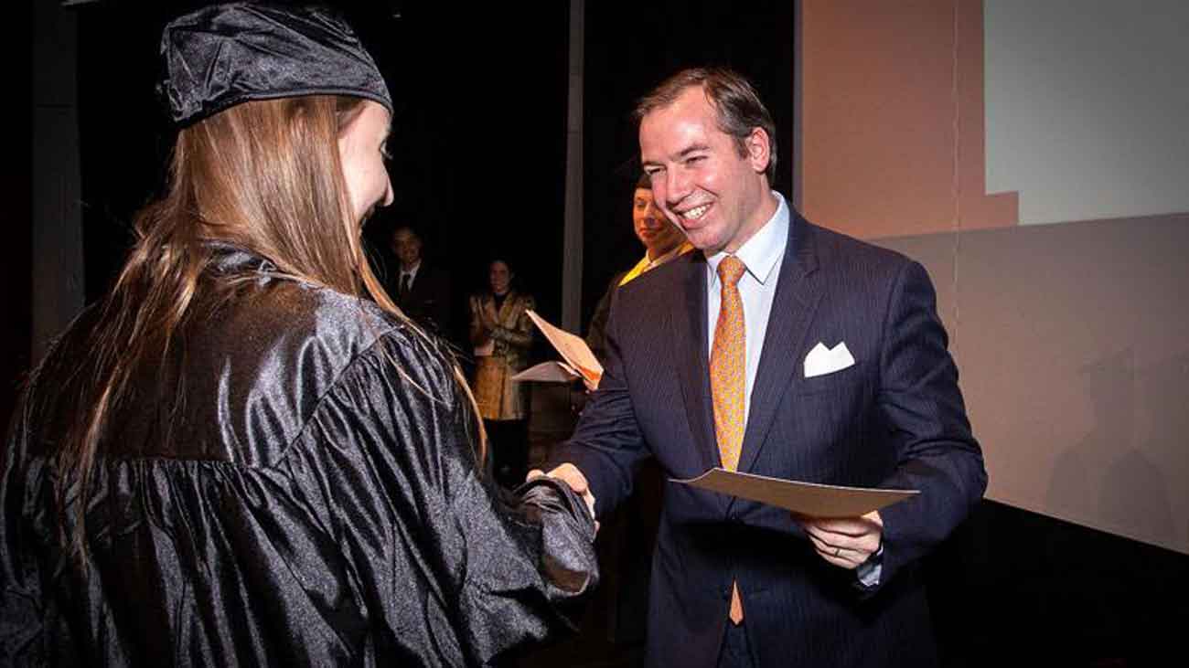 Guillaume de Luxembourg assiste à la première remise de diplômes de la ...
