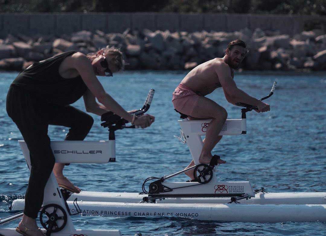 Charlene de Monaco s'entraine avec Conor McGregor pour le Water Bike Challenge devant le prince ...