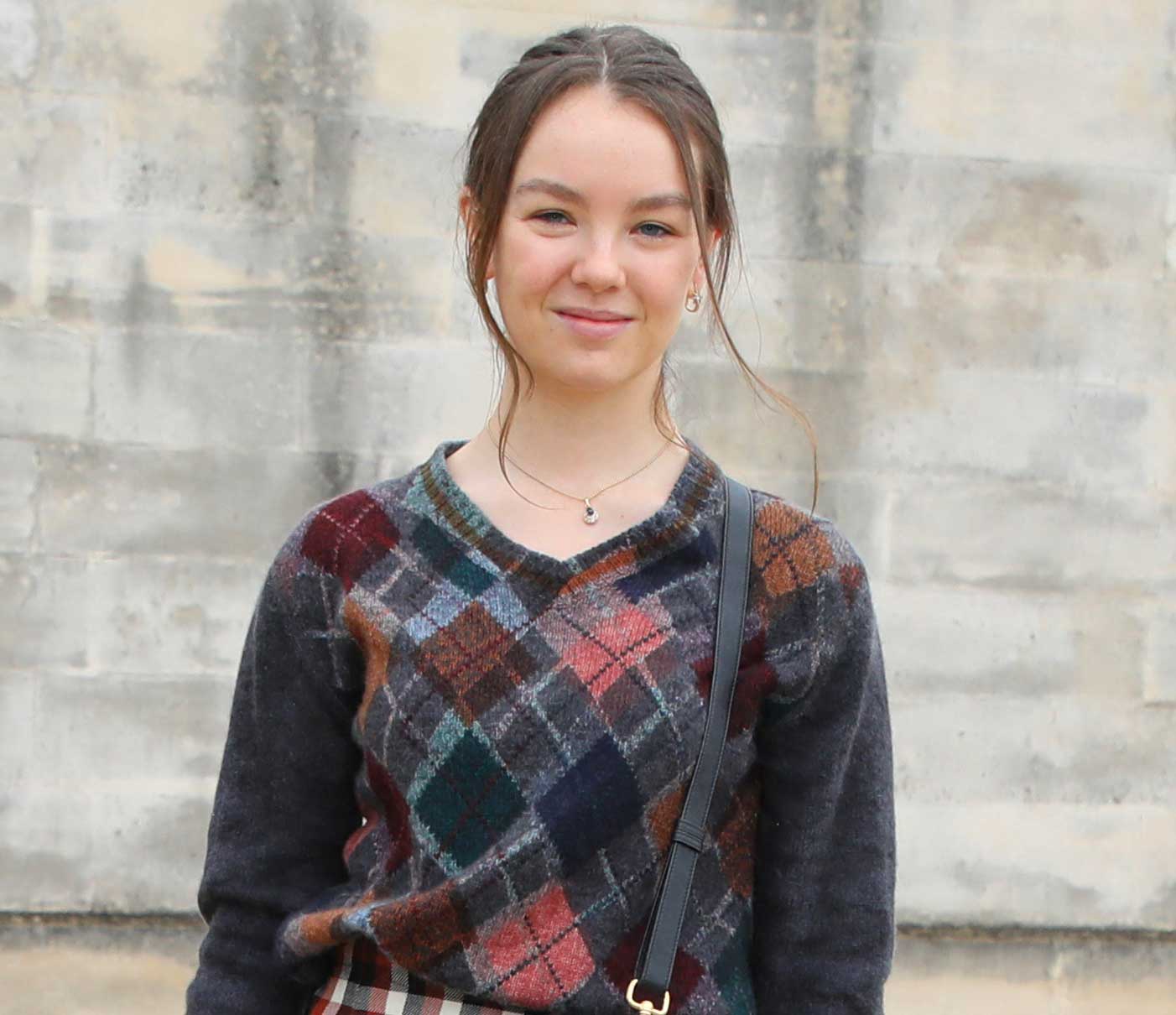 Alexandra de Hanovre en total look Dior à 5000 € sous la pluie à Paris