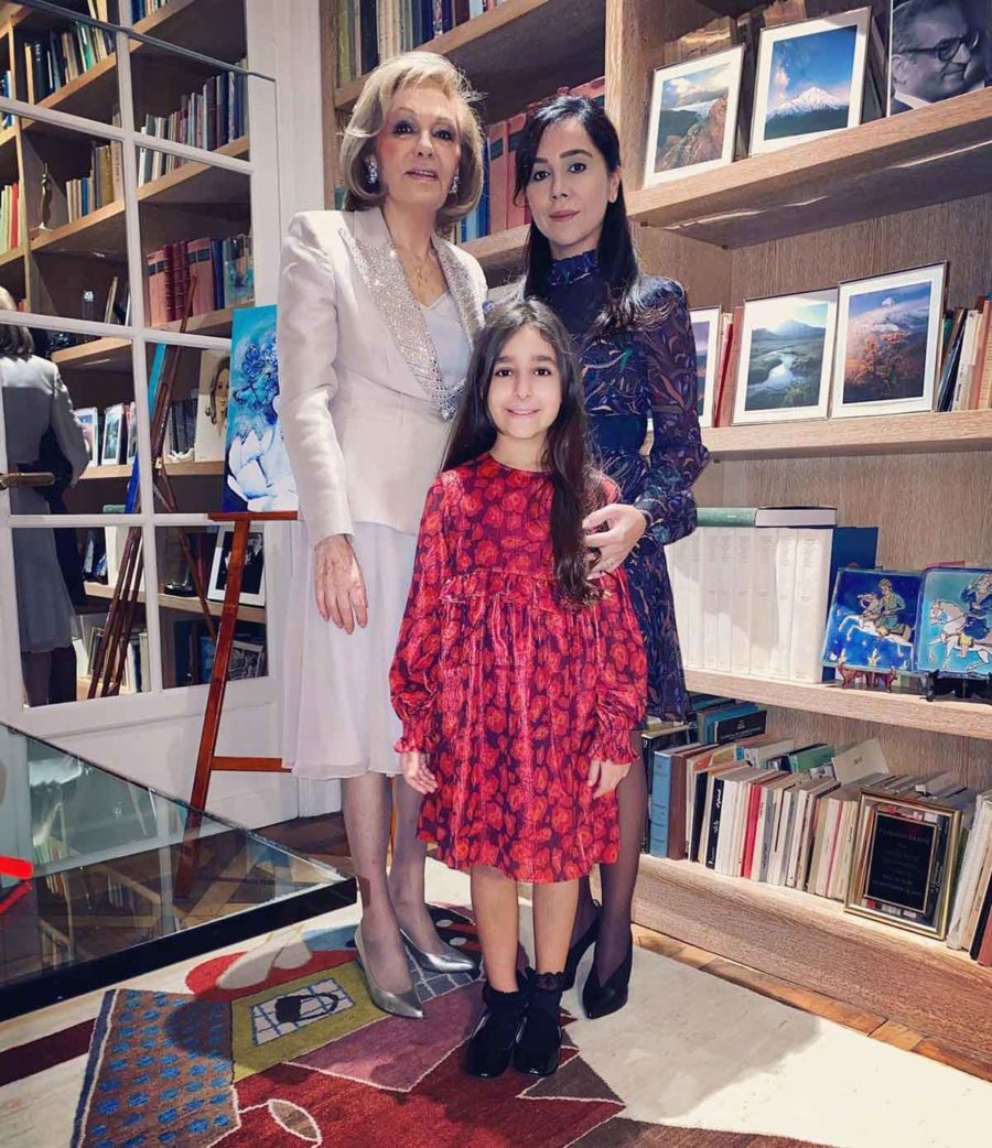 Pour ses 82 ans l'impératrice Farah reçoit la visite de sa petite-fille ...