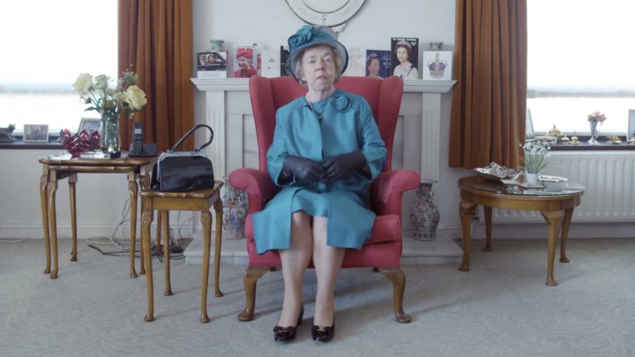 La doublure de la reine Elizabeth II : Ella Slack remplace la Reine ...