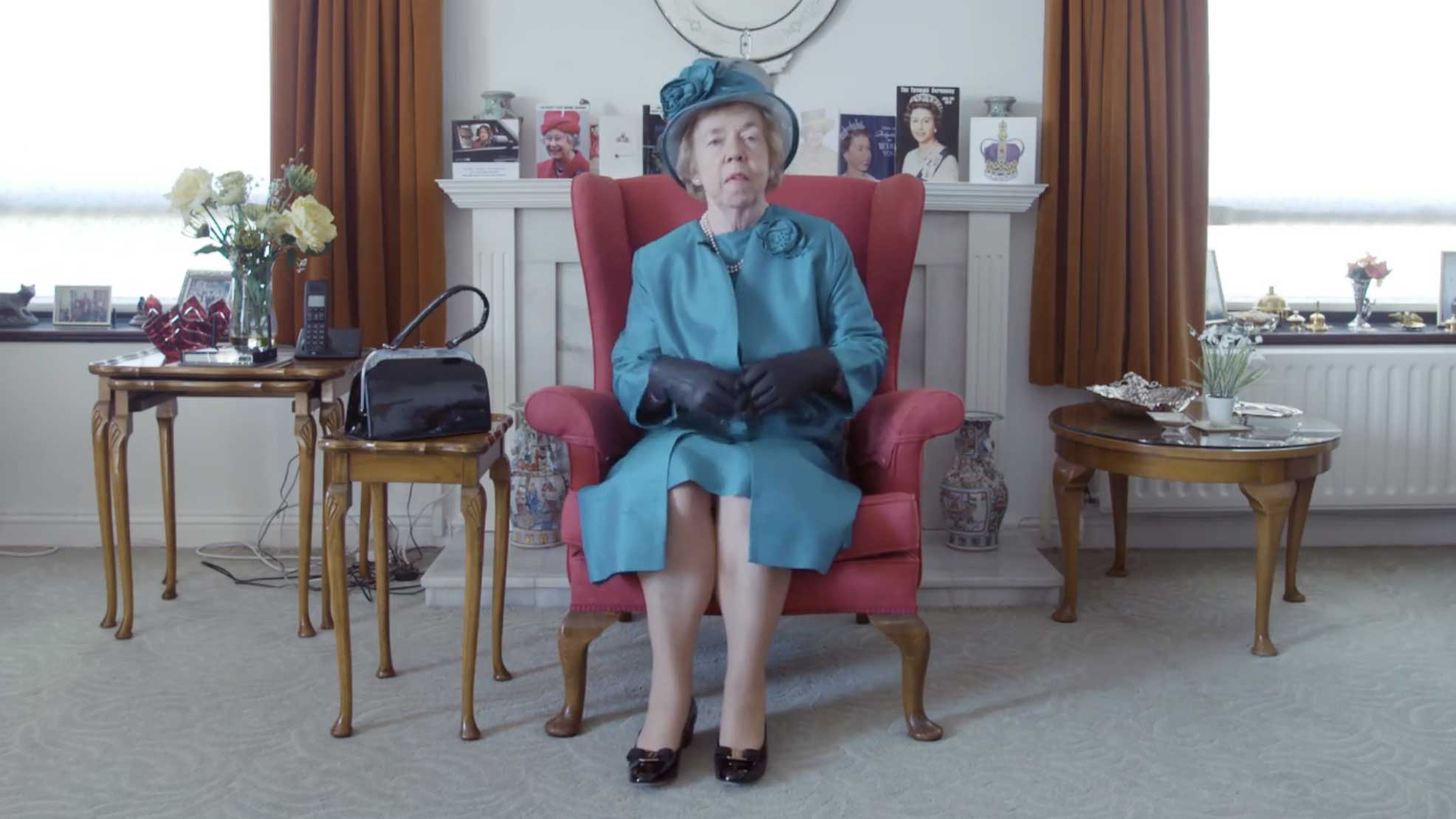 La doublure de la reine Elizabeth II : Ella Slack remplace la Reine ...