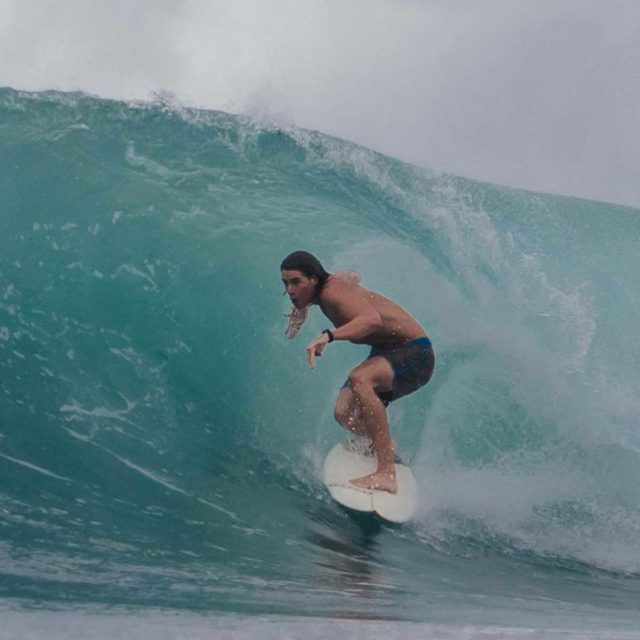 Ce prince américain qui surfe à Hawaï descendant de la dynastie Kawānanakoa