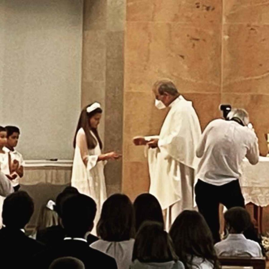 Communion de la princesse Isabelle d'Orléans : la filleule de Felipe VI ...