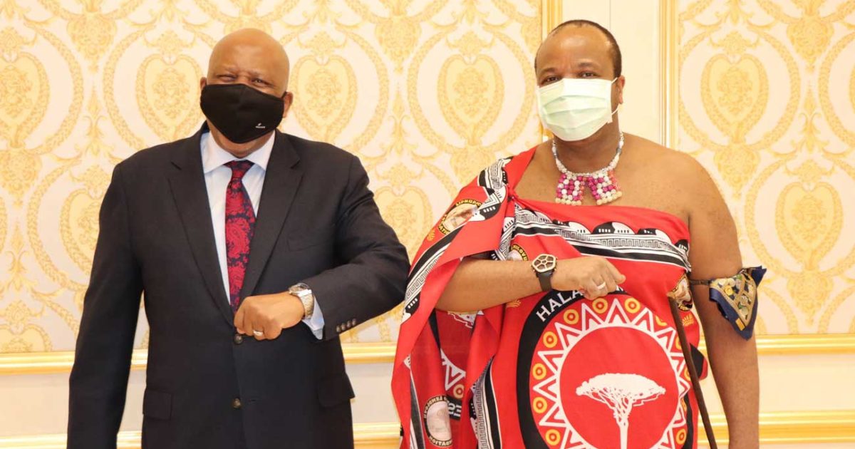 Le roi Letsie III rencontre le roi Mswati III et le reine mère en Eswatini