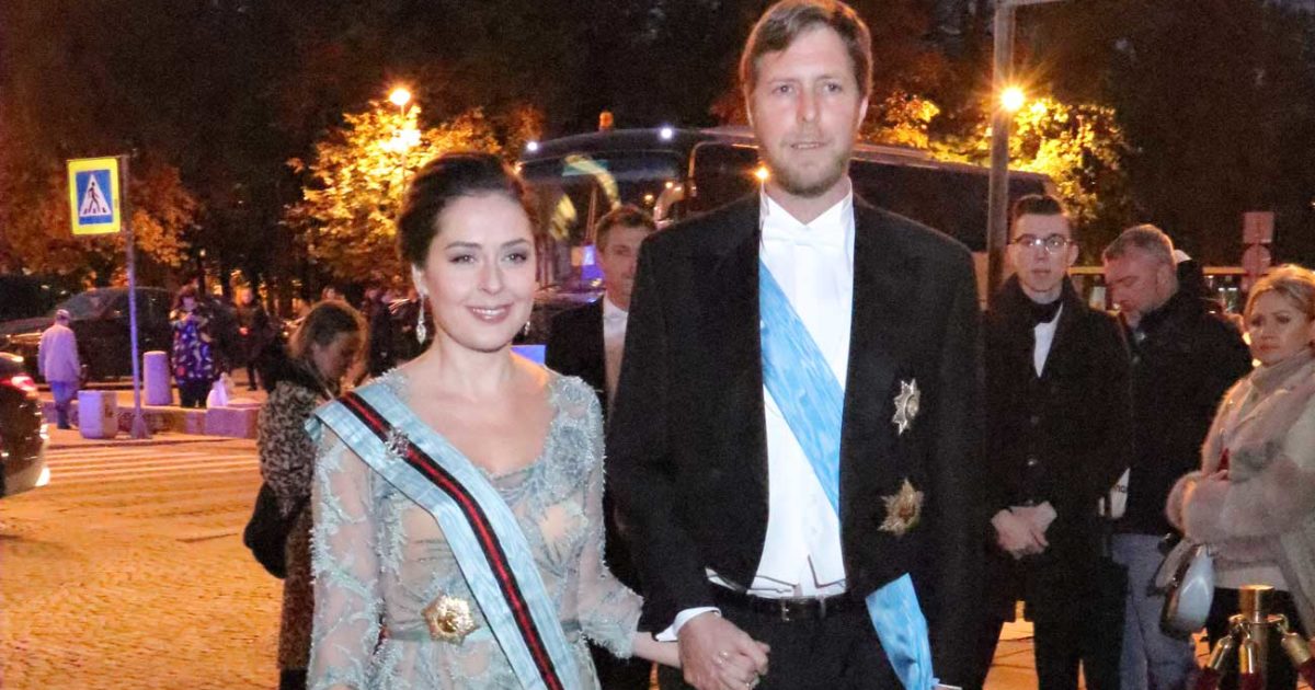 Le prince héritier Leka reçoit l'ordre impérial de Saint-André des ...
