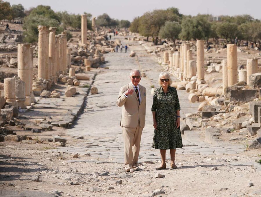 Charles et Camilla dans l'ancienne cité de Gadara liée à l'un des ...