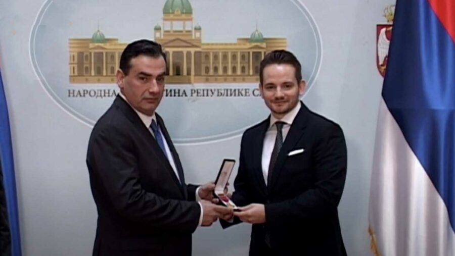 Le prince David Bagration de Géorgie reçu au parlement serbe pour ...