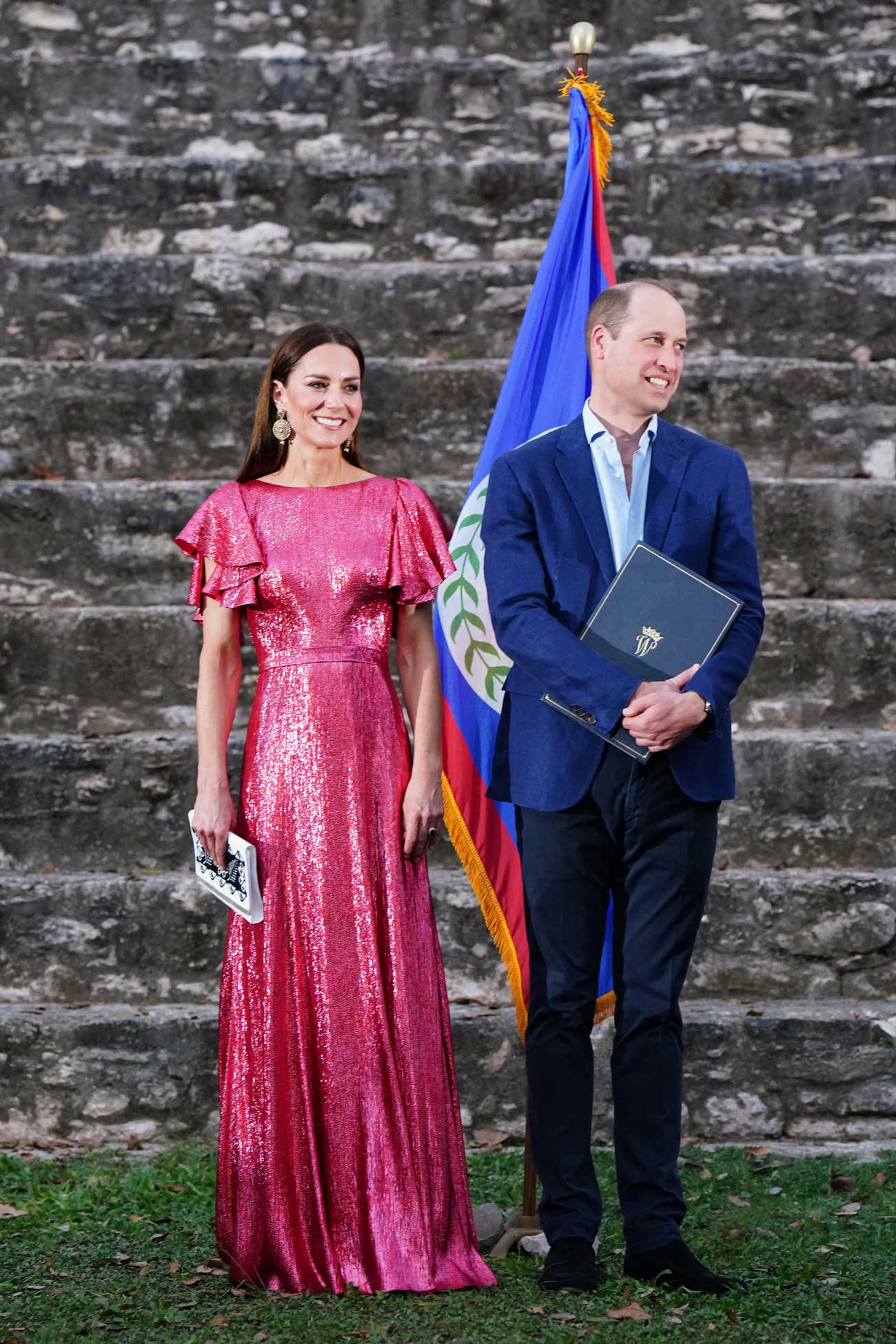Le prince William décontracté et Catherine Middleton glamour à la ...