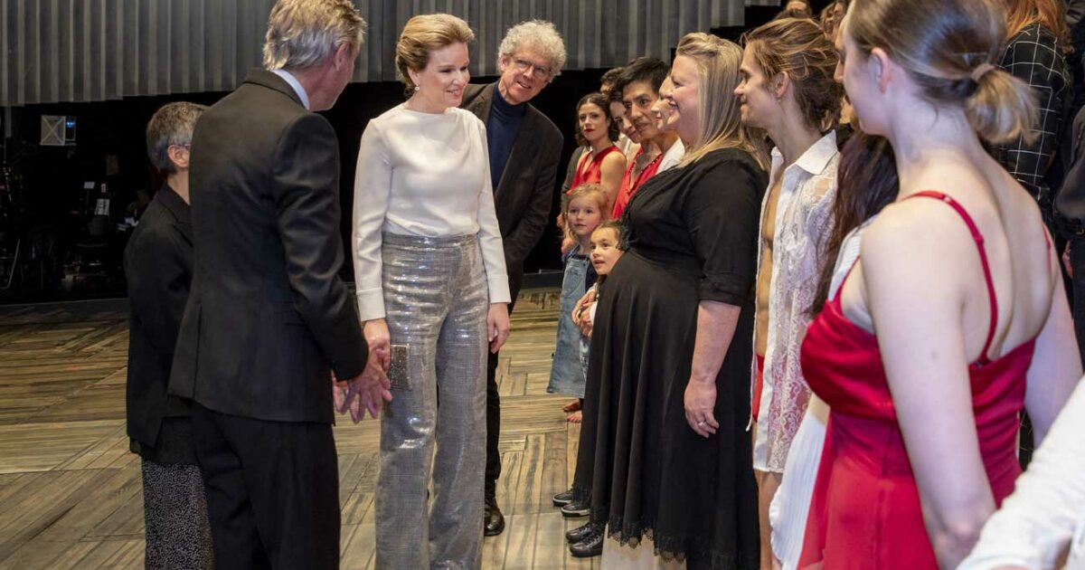 La reine Mathilde assiste au ballet C(H)OEURS à l'opéra d'Anvers