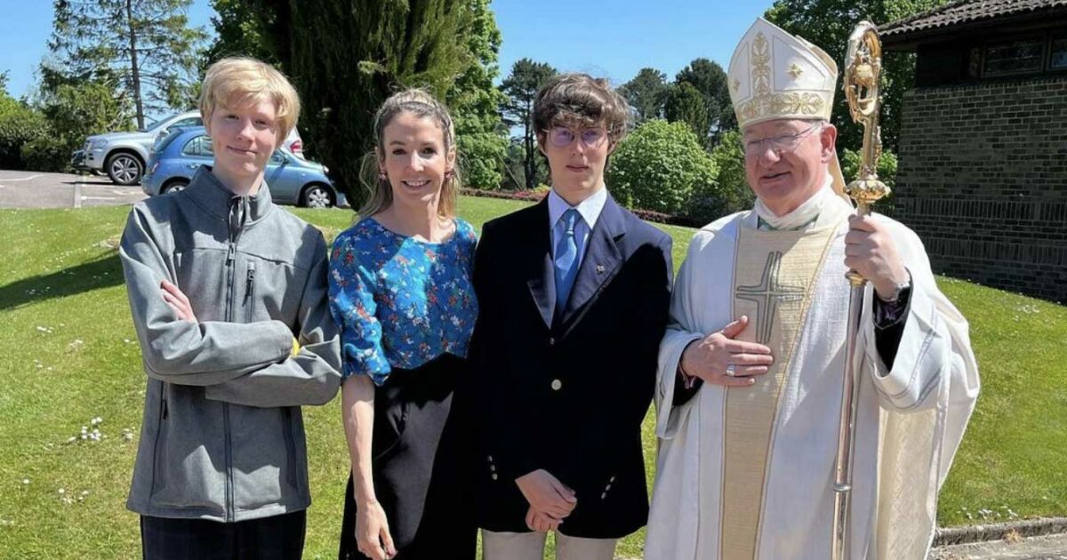 La confirmation du prince Gabriel de Nassau le jour de la fête des mères