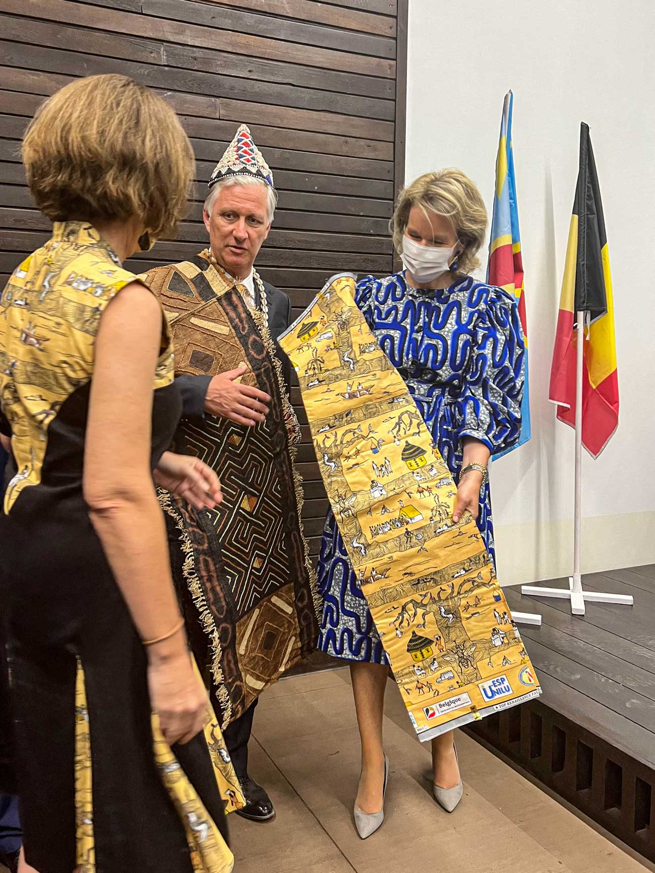 Marché aux pagnes et fleuve Congo : Deuxième jour du roi Philippe et de ...