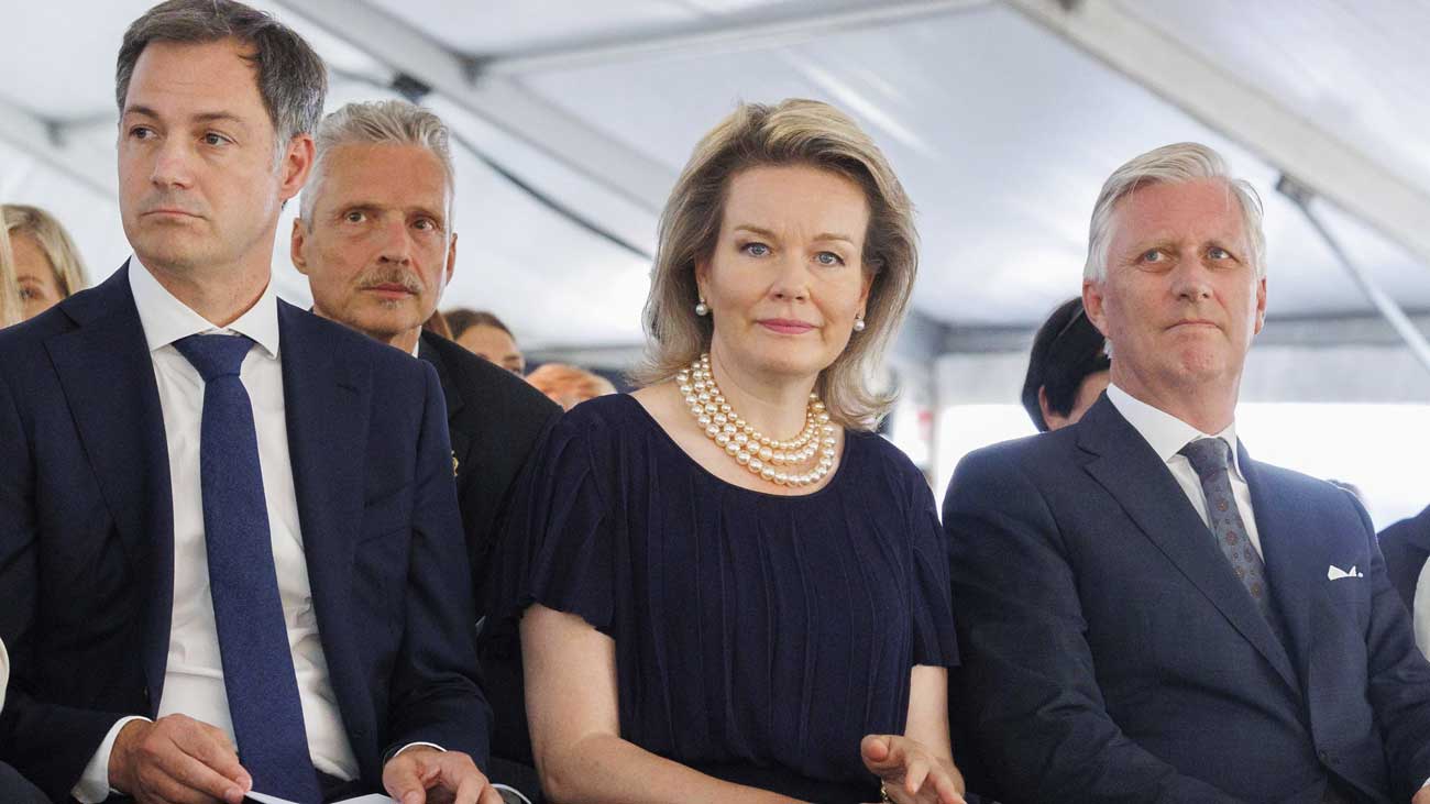 Le roi Philippe et la reine Mathilde de retour auprès des sinistrés un ...