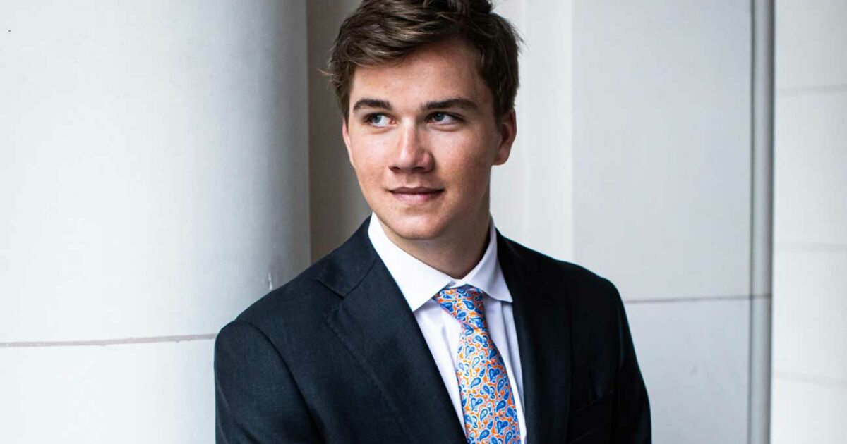 Nouvelle photo du prince Gabriel pour ses 19 ans à quelques jours de ...
