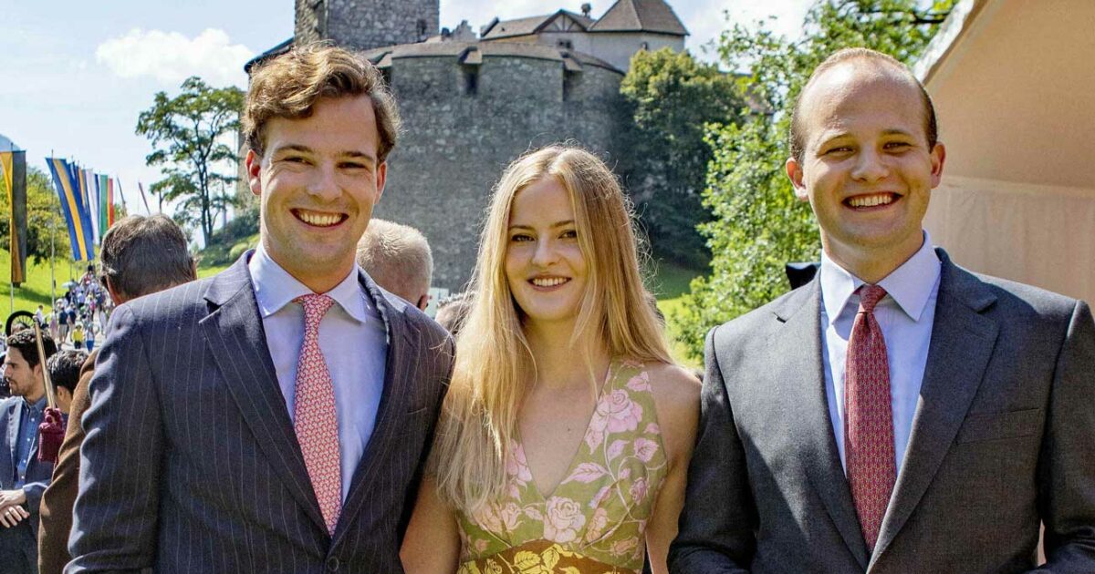 La princesse Marie Caroline de Liechtenstein radieuse entourée de ses ...