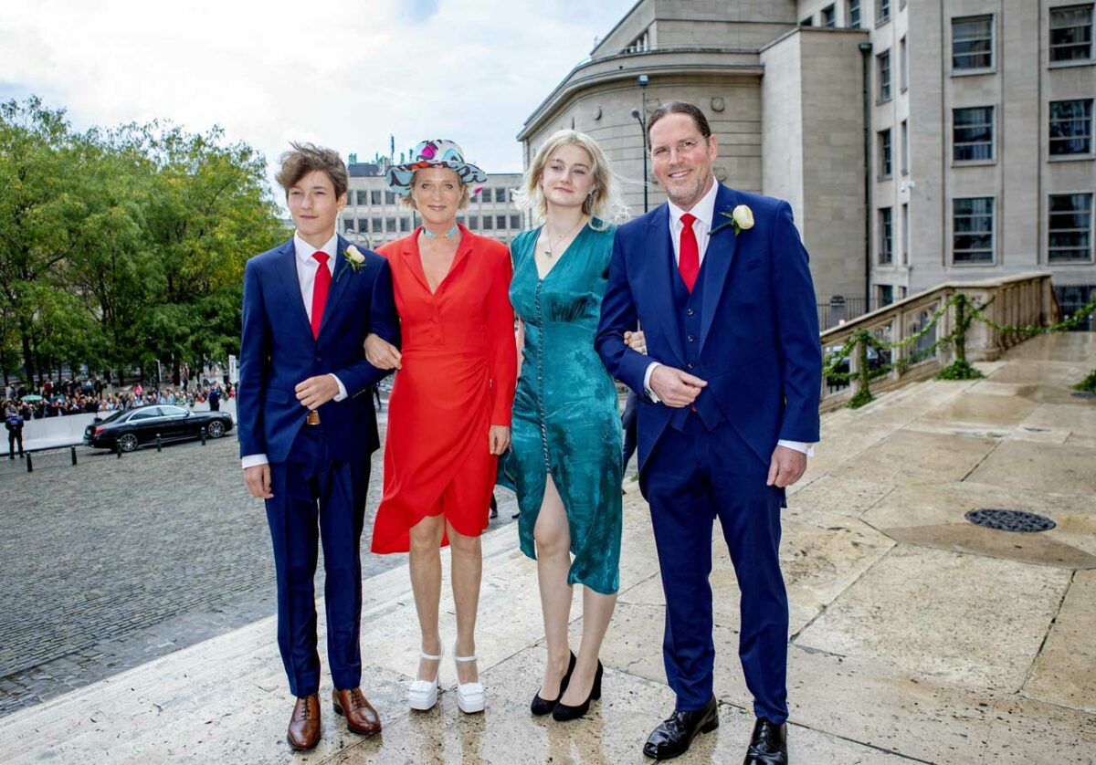 Les enfants de la princesse Delphine invités pour la première fois à un ...