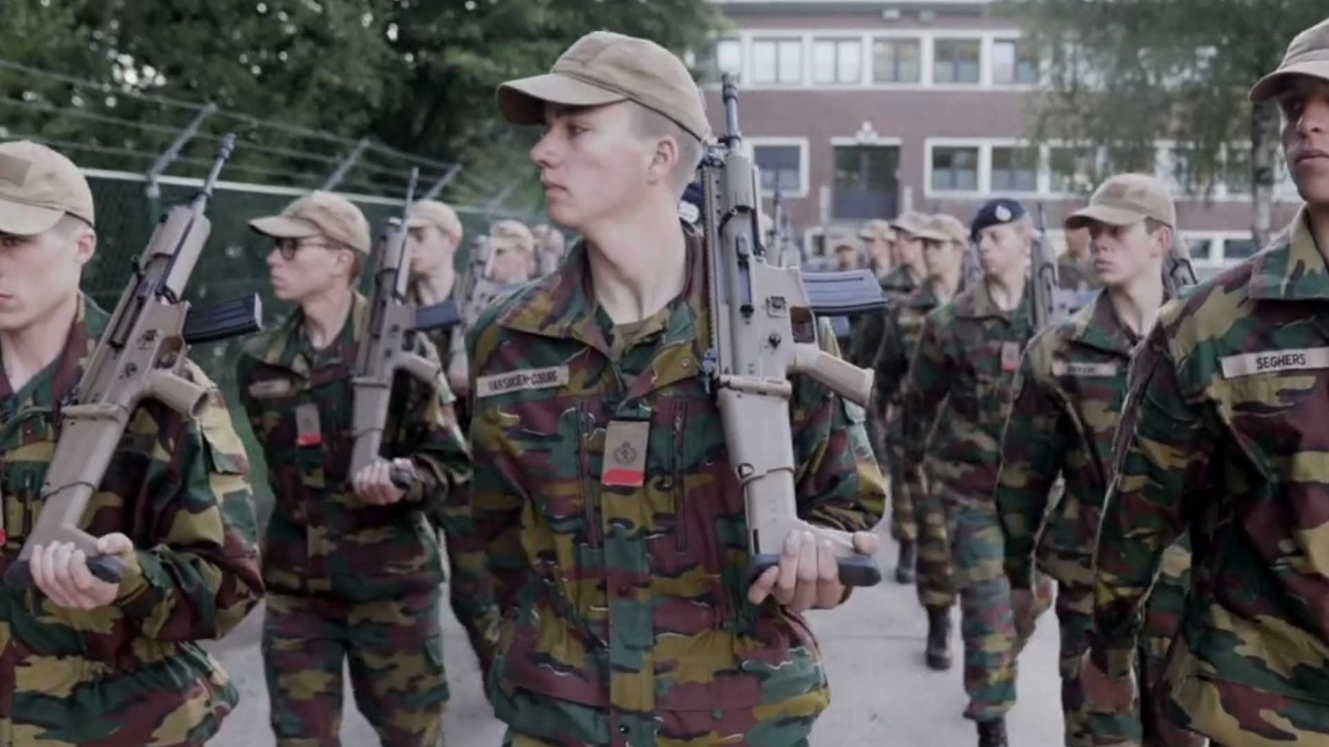 Premières photos du prince Gabriel lors de son premier camp militaire