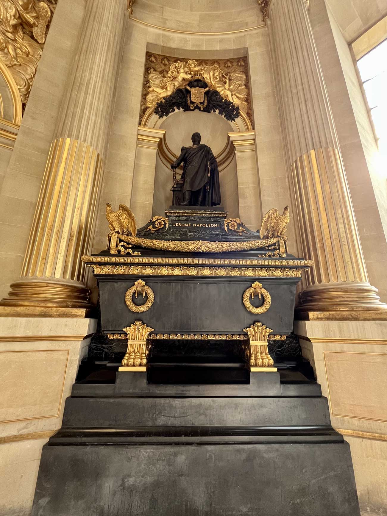 L'hôtel des Invalides : un hospice militaire haut lieu de l'histoire ...