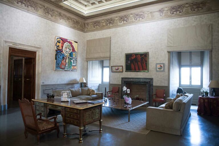 Le prince et la princesse Orsini ouvrent les portes de leur palais ...