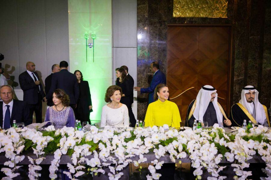 La reine Silvia retrouve la reine Rania lors de son voyage en Jordanie pour Mentor Arabia