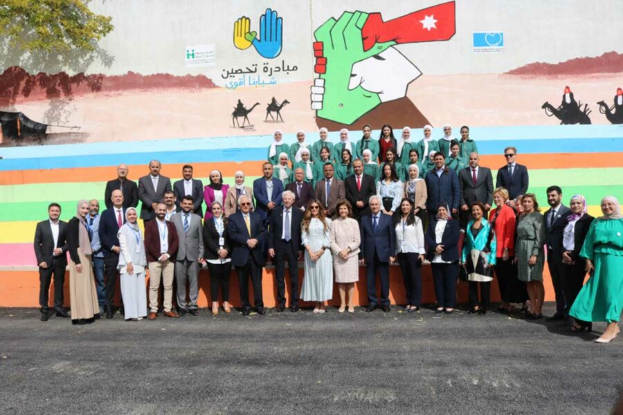 La reine Silvia retrouve la reine Rania lors de son voyage en Jordanie pour Mentor Arabia