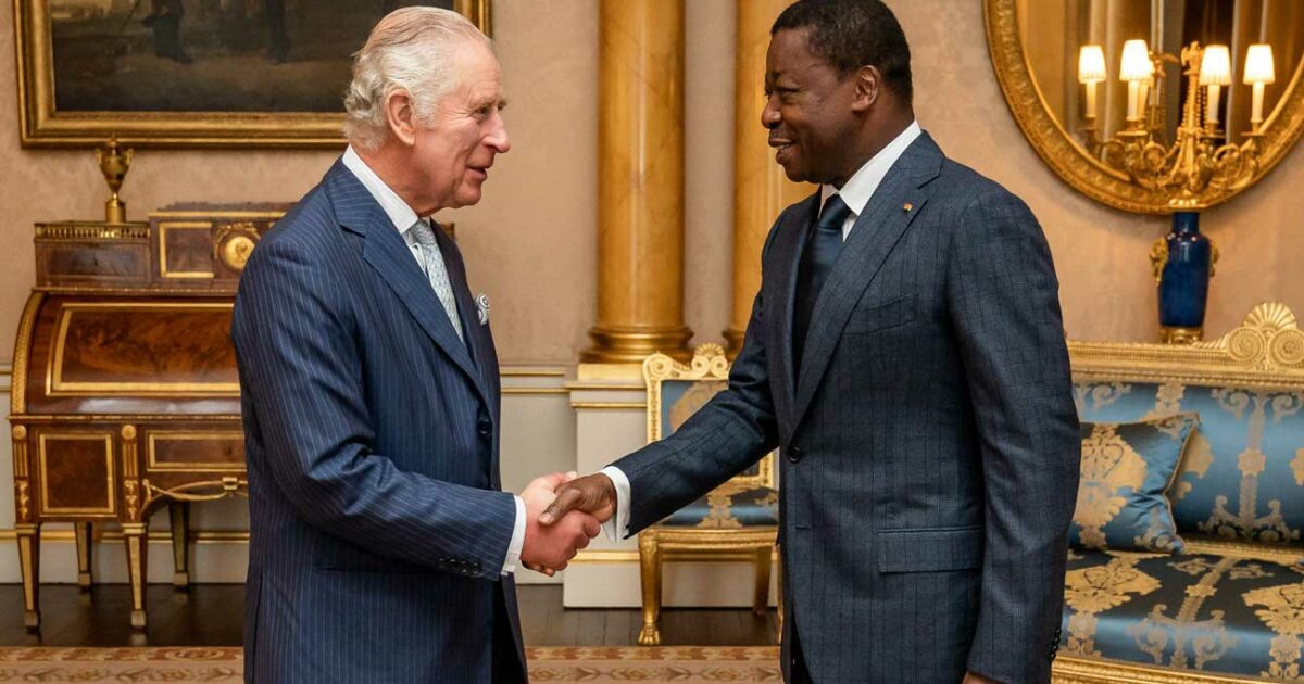 Le roi Charles III rencontre le président du dernier pays à avoir ...