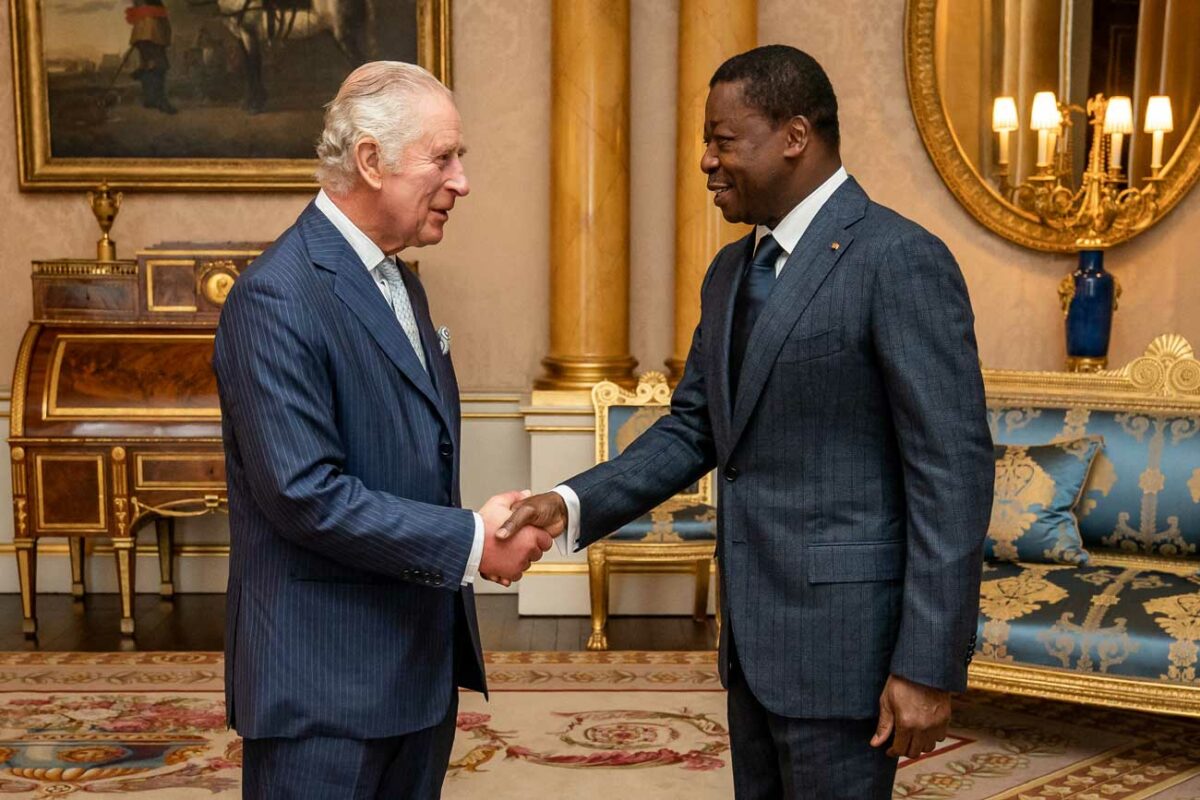 Le roi Charles III rencontre le président du dernier pays à avoir ...