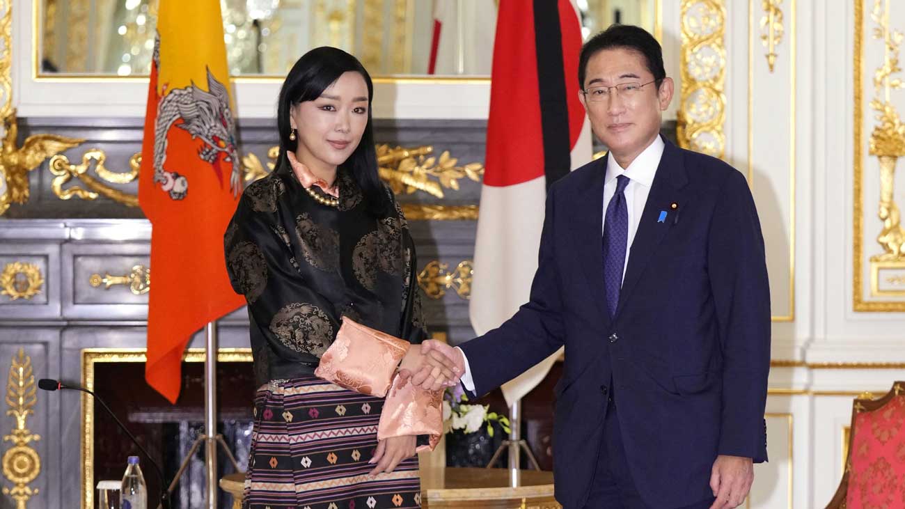 La famille héritière du Japon reçoit la sœur du roi du Bhoutan à sa ...