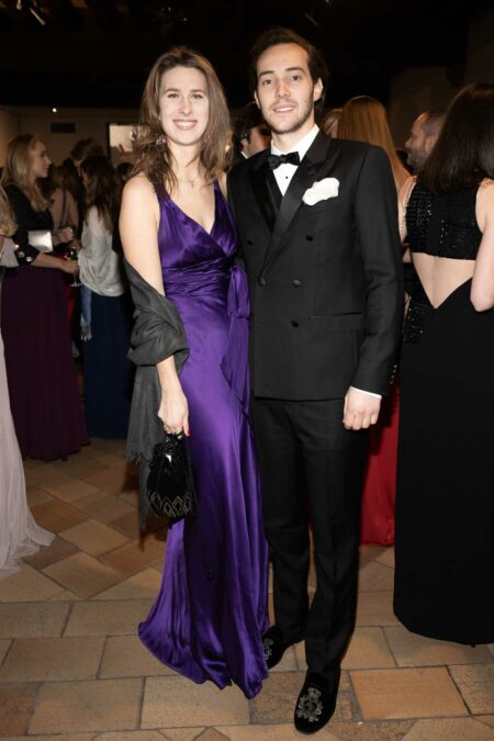 Les jeunes nobles se rencontrent au Bal du Léman : princes, comtes et ...