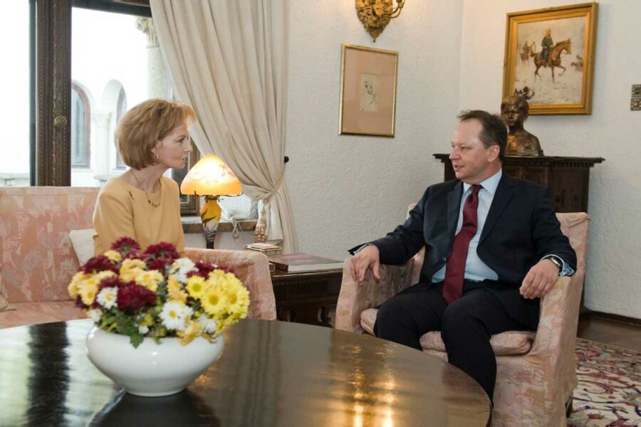 Margareta de Roumanie à la Banque nationale pour célébrer les 100 ans du couronnement du roi ...