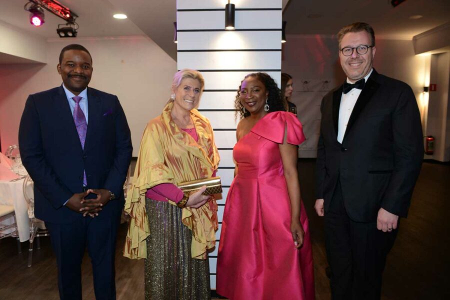 La princesse Léa de Belgique au gala de la princesse Marie-Paule ...