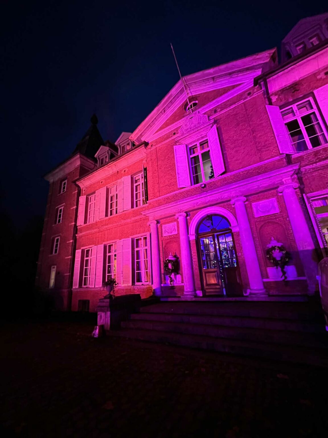 La magie de Noël s'invite au château de Huldenberg du comte Louis de ...