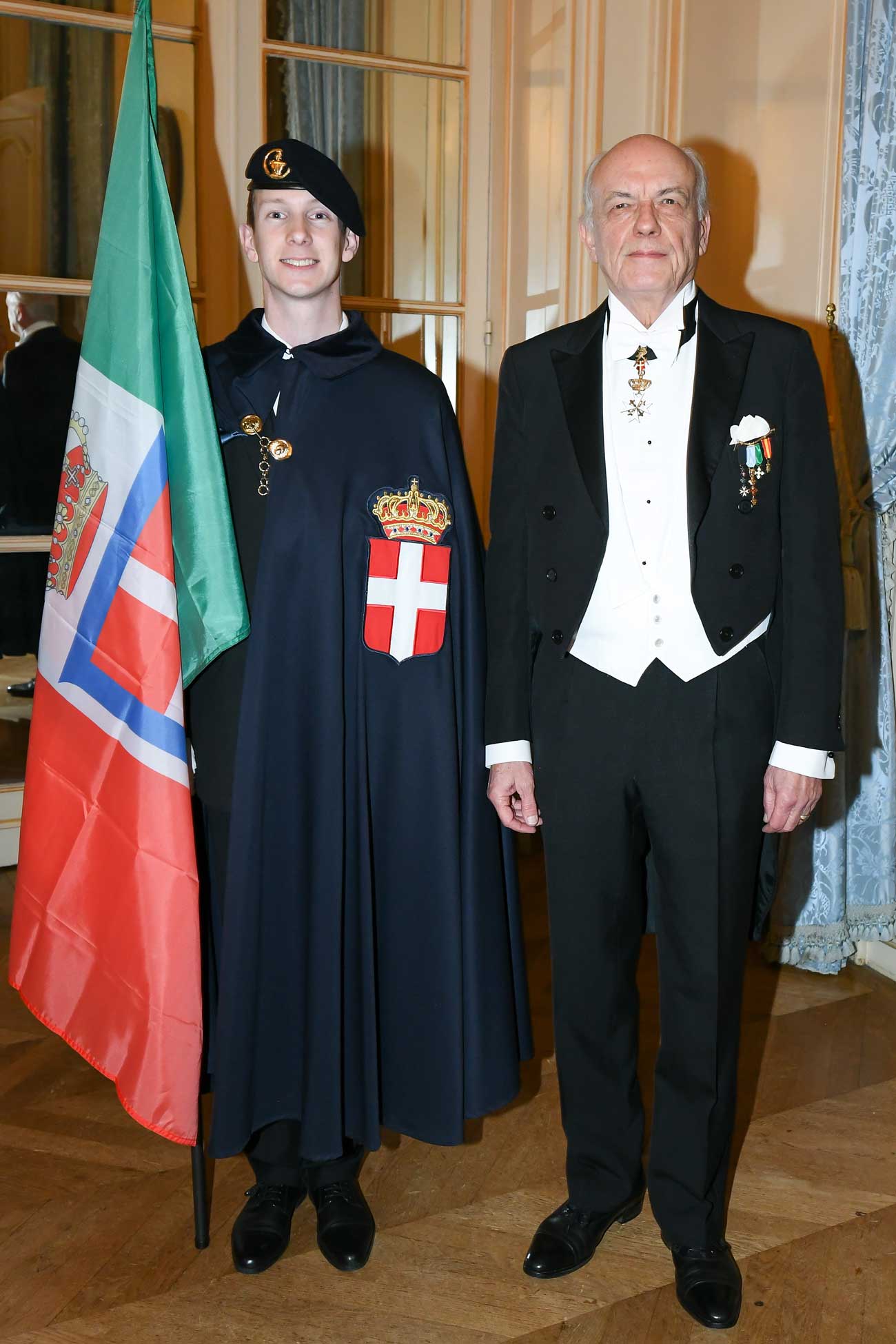 Princes et princesses au gala du 450e anniversaire de l'ordre des ...