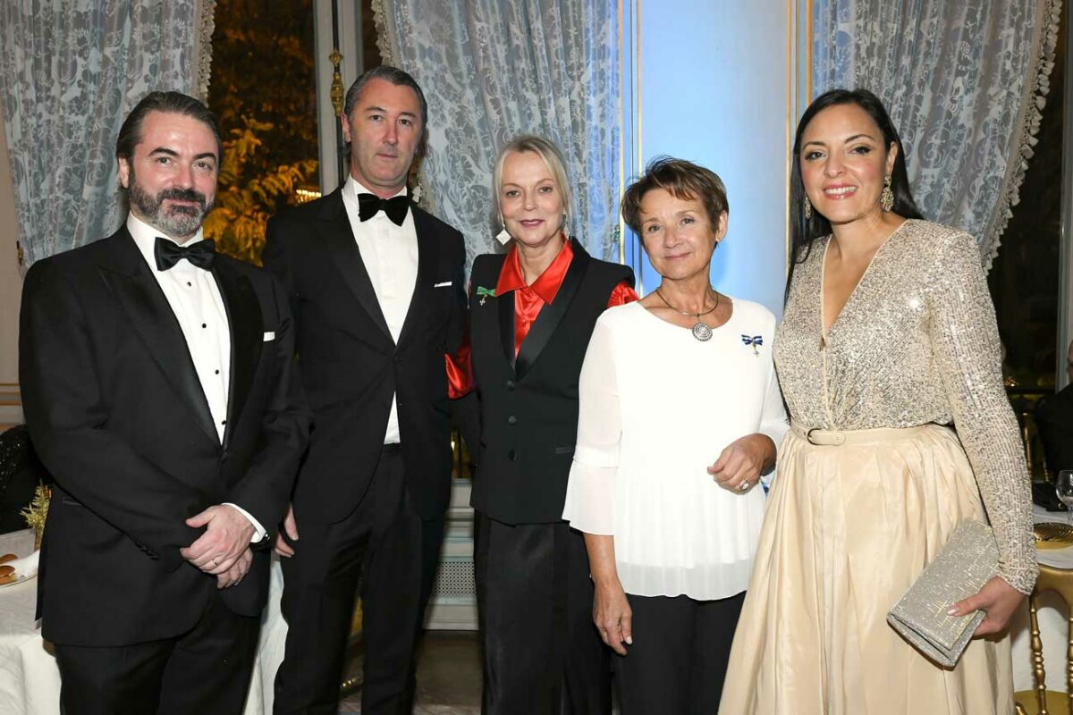 Princes et princesses au gala du 450e anniversaire de l'ordre des ...
