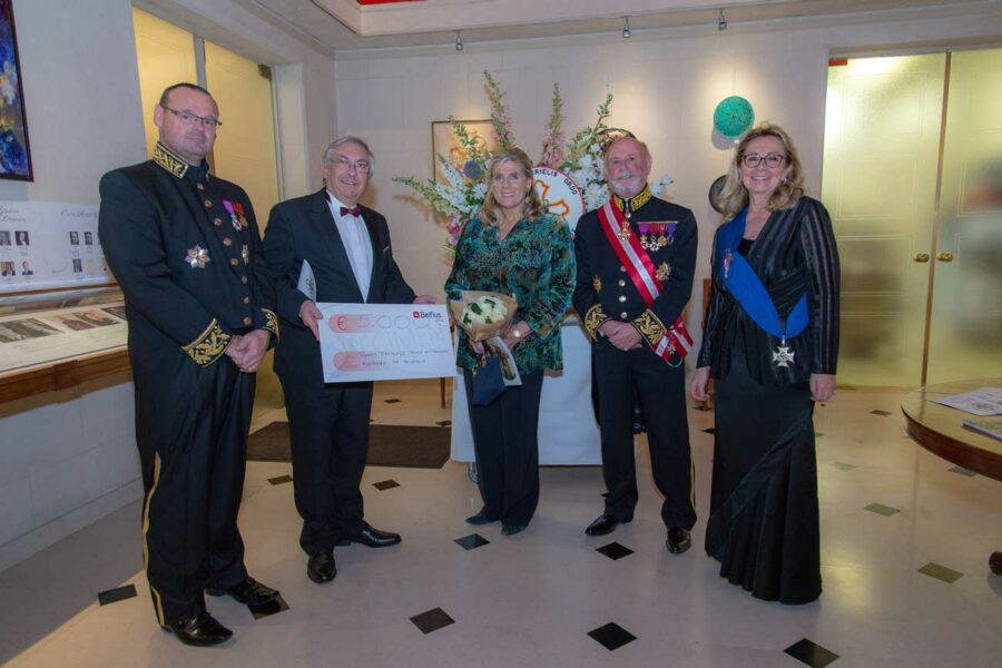 La princesse Léa de Belgique au gala de l'ordre de Saint-Gabriel au ...
