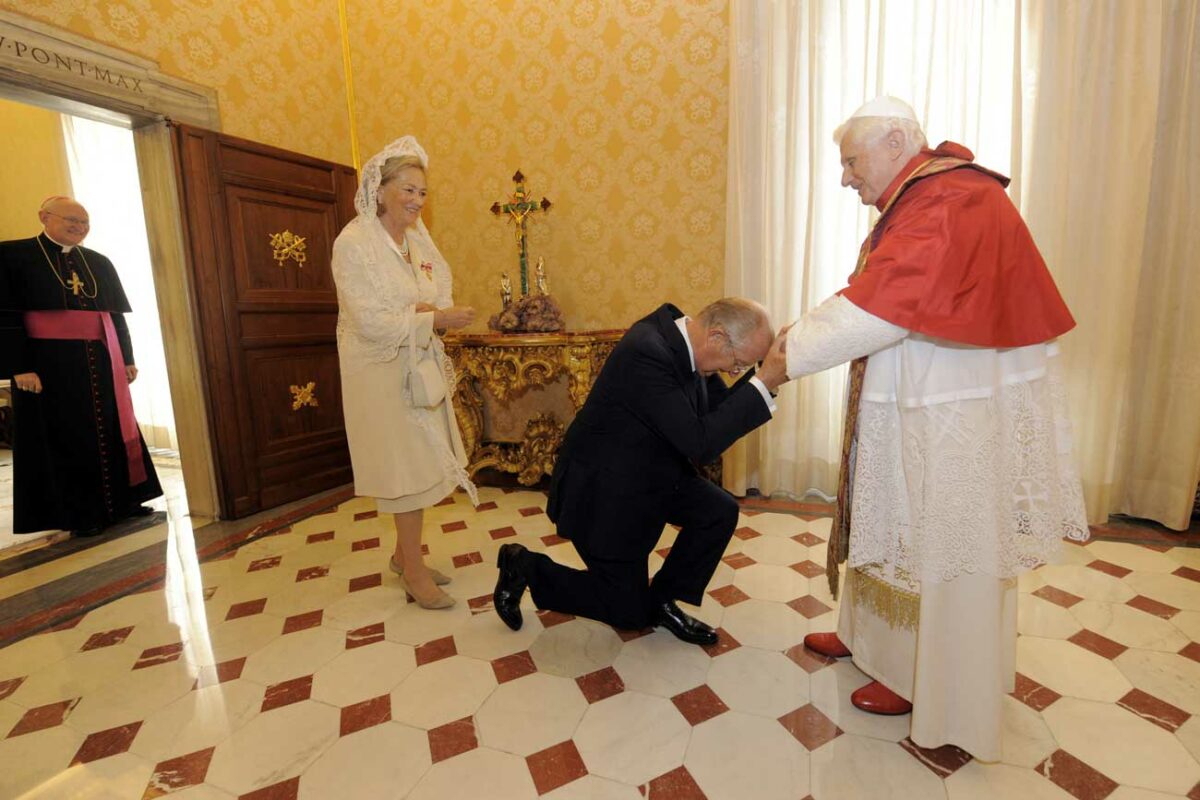 Les rois et reines qui assisteront aux funérailles de Benoît XVI