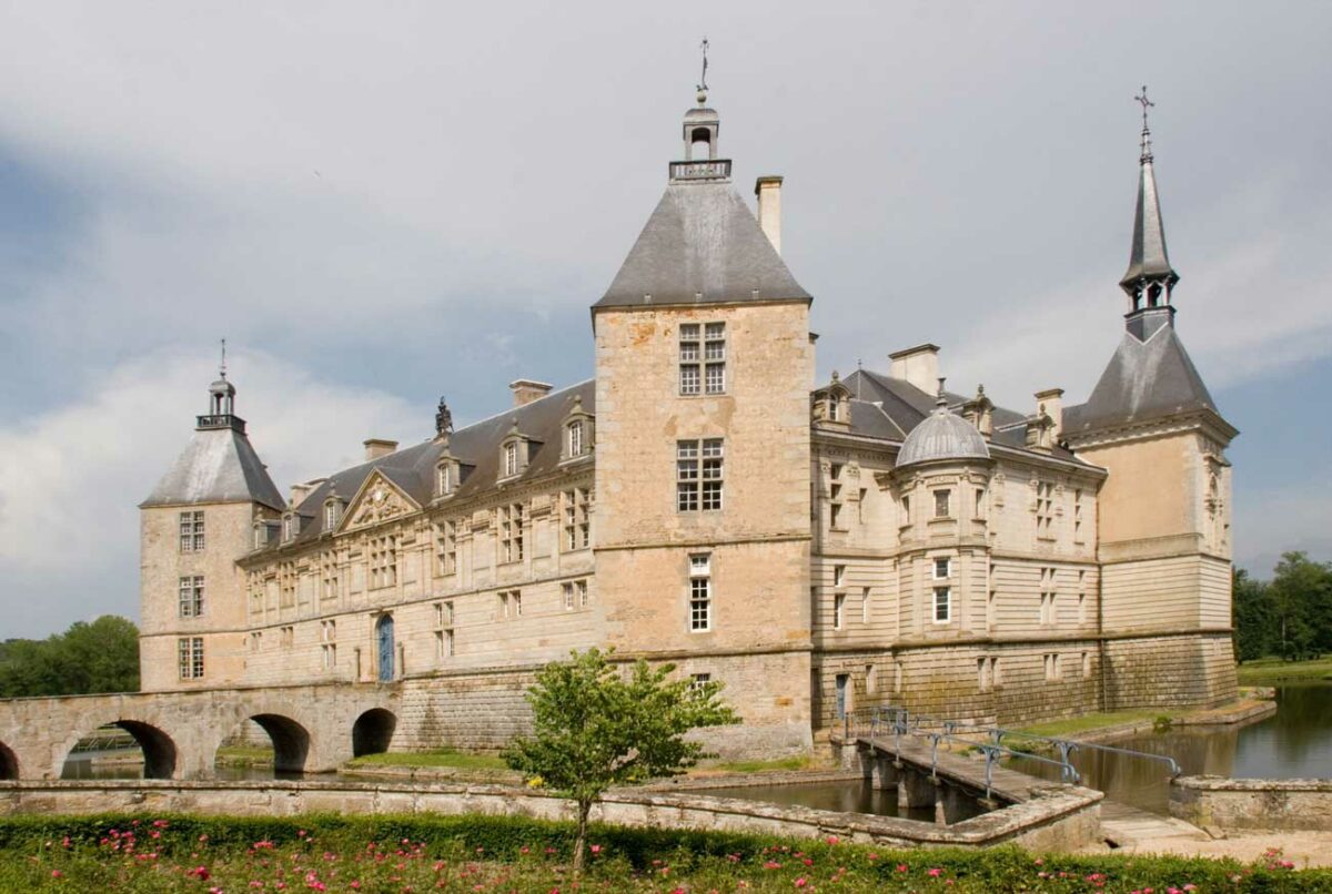 Mariage du prince Amaury de Bourbon-Parme et Pélagie de Mac Mahon : un ...