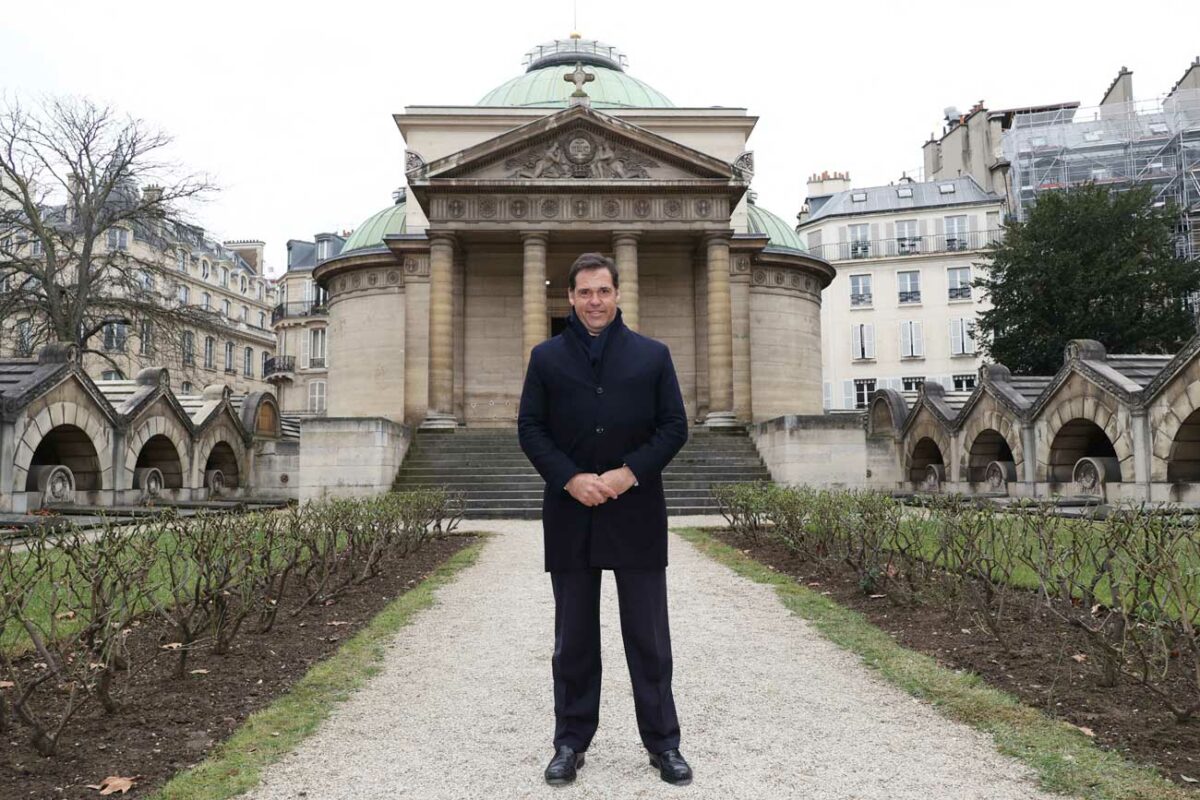 Les Français dans la rue pour le 230e anniversaire de la mort de Louis ...