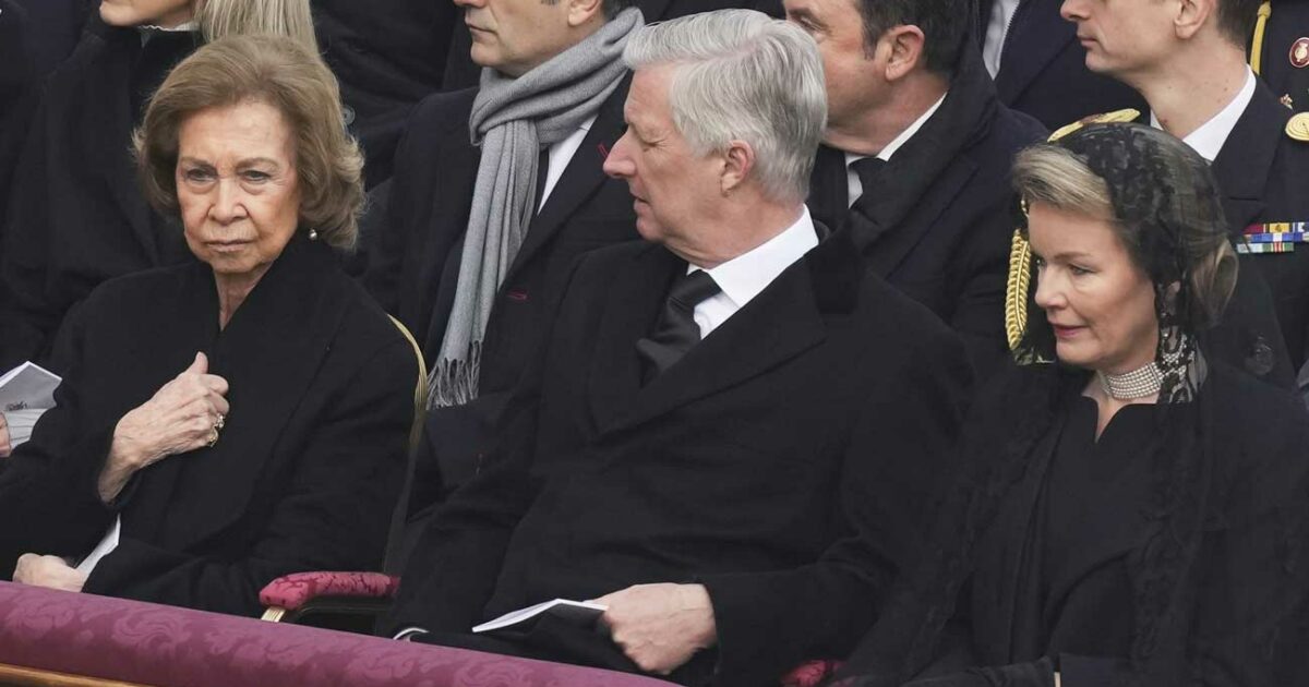 Le roi Philippe, la reine Mathilde et la reine Sofia aux funérailles du ...