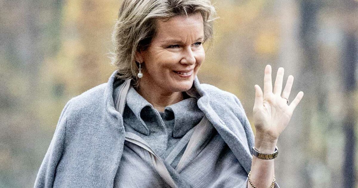 La reine Mathilde filmée dans son quotidien : la reine Mathilde se ...