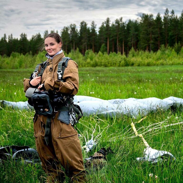 La princesse Ingrid Alexandra voulait sauter en parachute pour son ...