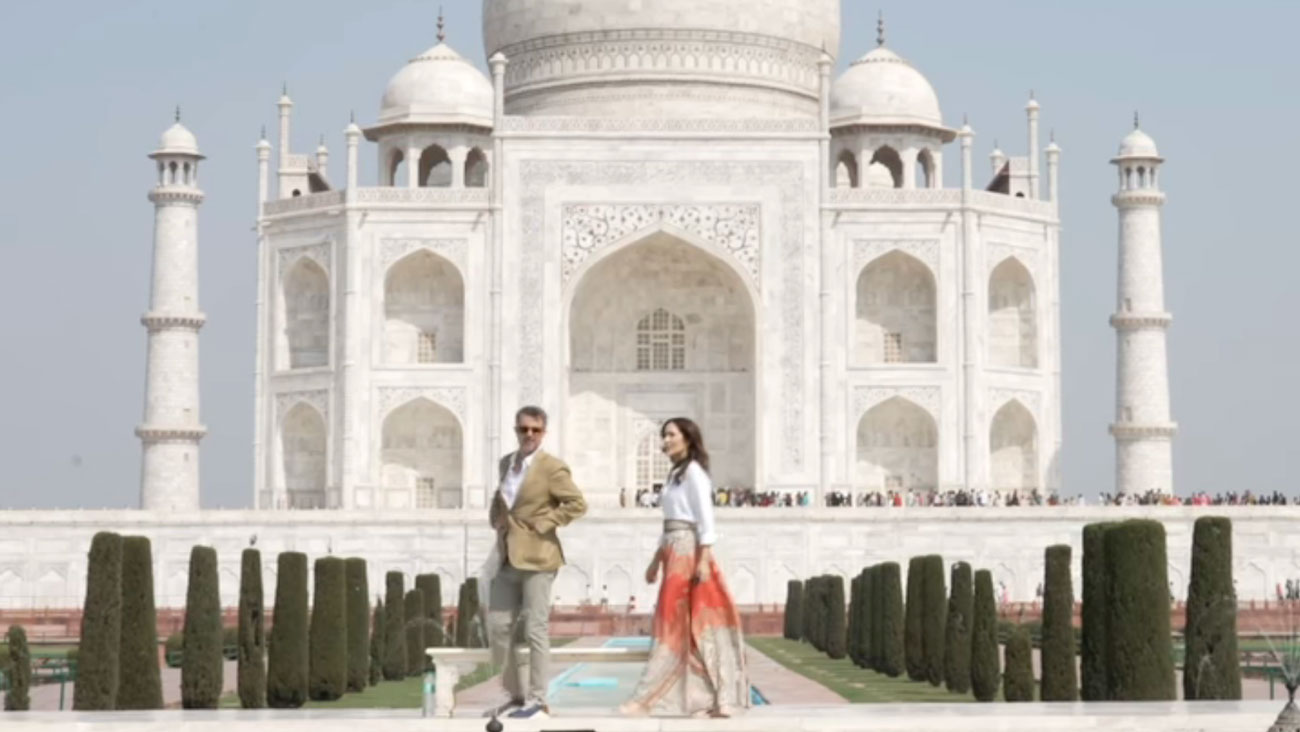 Frederik et Mary de Danemark commencent leur visite en Inde au Taj Mahal et au Fort rouge d'Agra