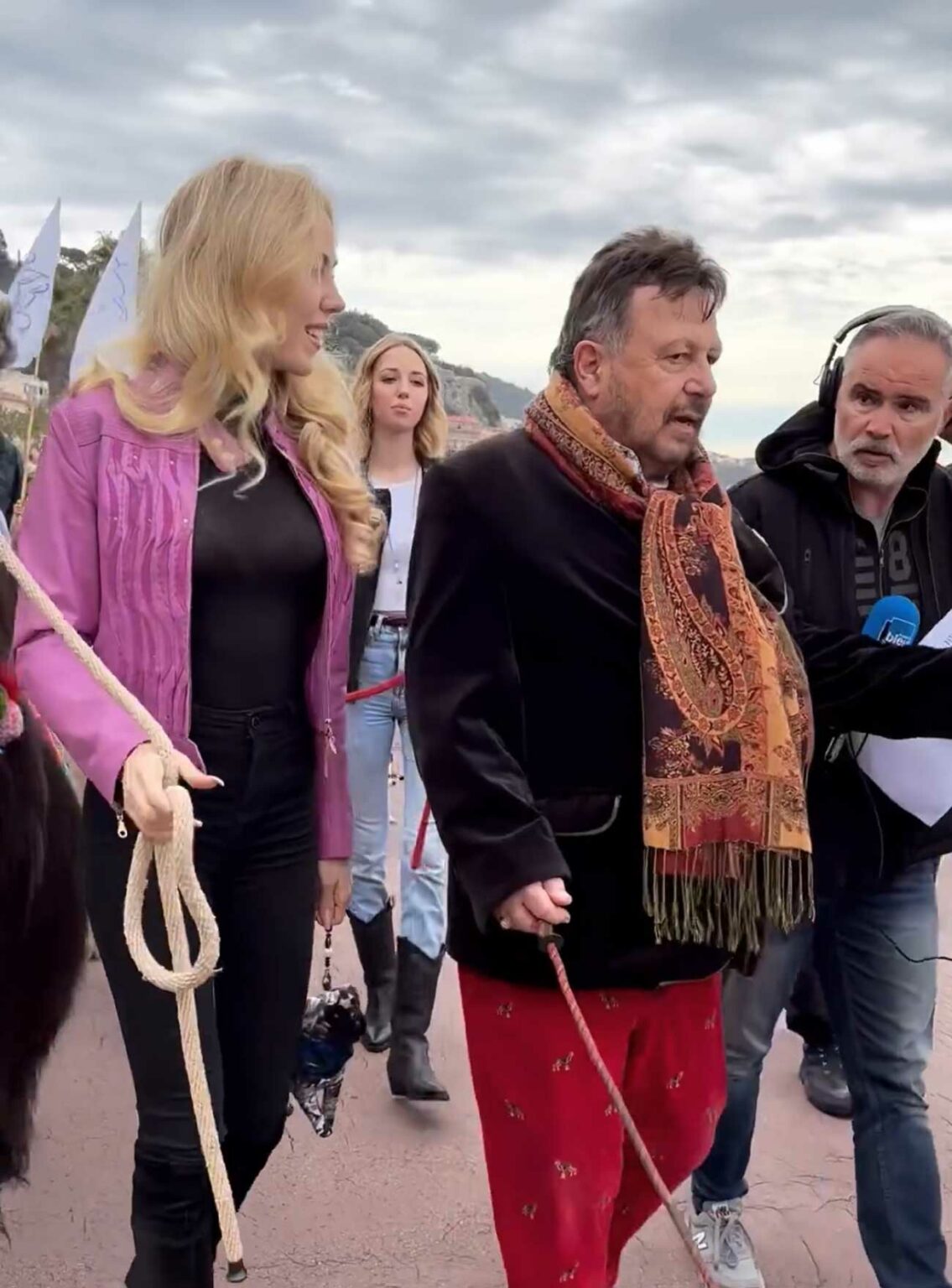 La marche des animaux avec les princesses Maria Carolina et Maria ...