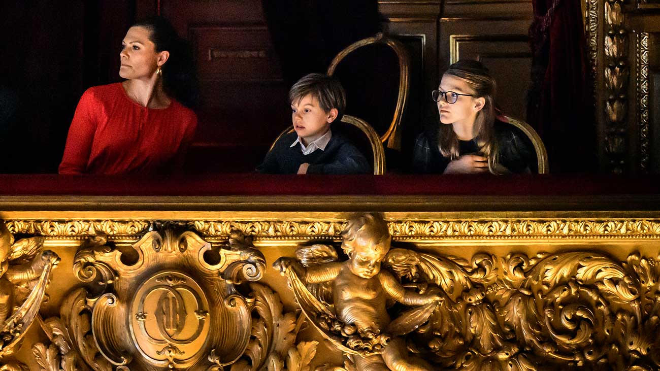 La princesse Estelle et le prince Oscar à l'opéra avec leurs cousins ...