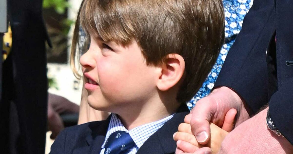 Le prince Louis de Galles assiste pour la première fois à l'office ...