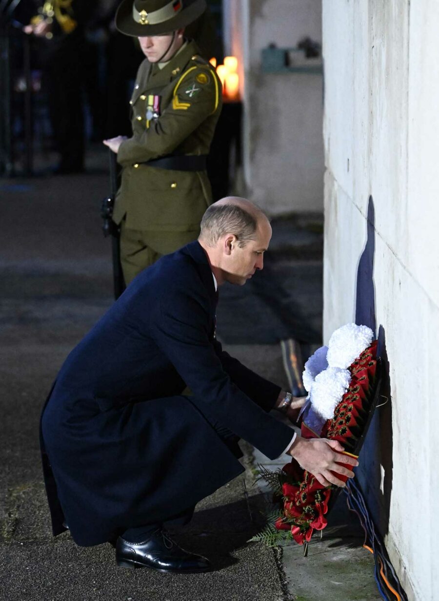 Le prince William rend hommage aux soldats australiens à l'aube pour l'ANZAC Day