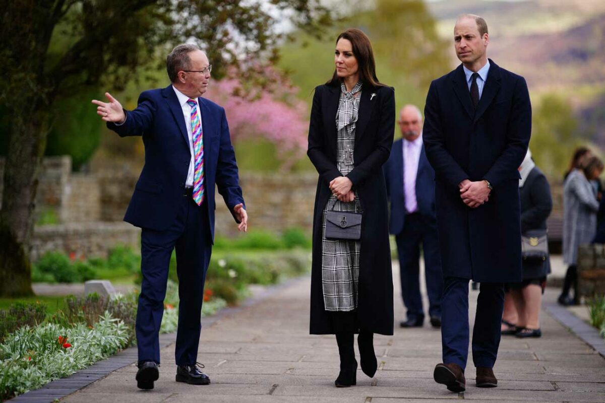 Le prince et la princesse de Galles rendent hommage aux disparus de la ...